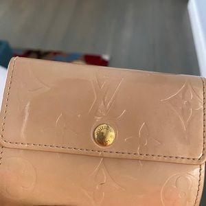 Louis Vuitton | Bags | Authentic Louis Vuitton Vernis Beige Small ...